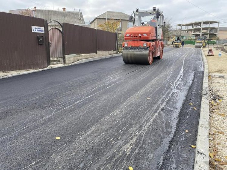 15.11.2022 Imagini din procesul de așternere a stratului de beton ...